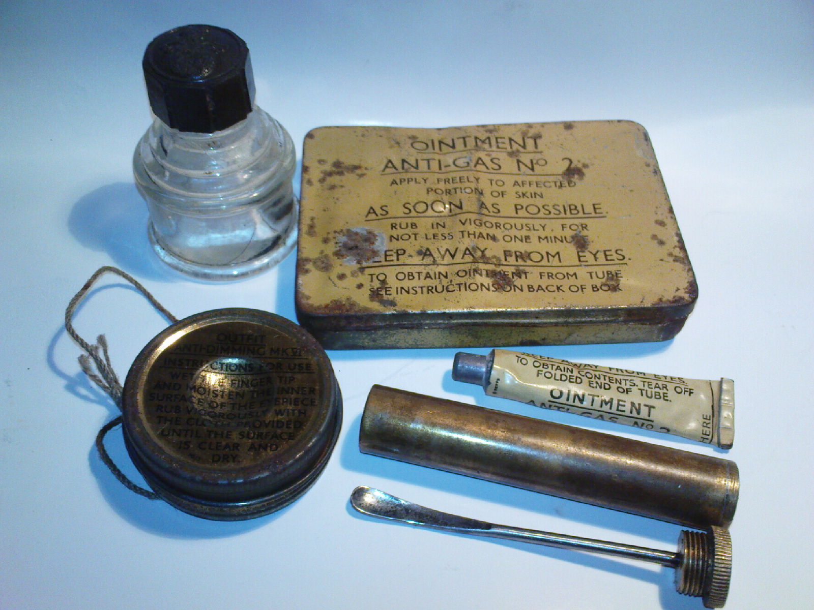 Set of different British objects: - The Museum of the Polish Second Corps